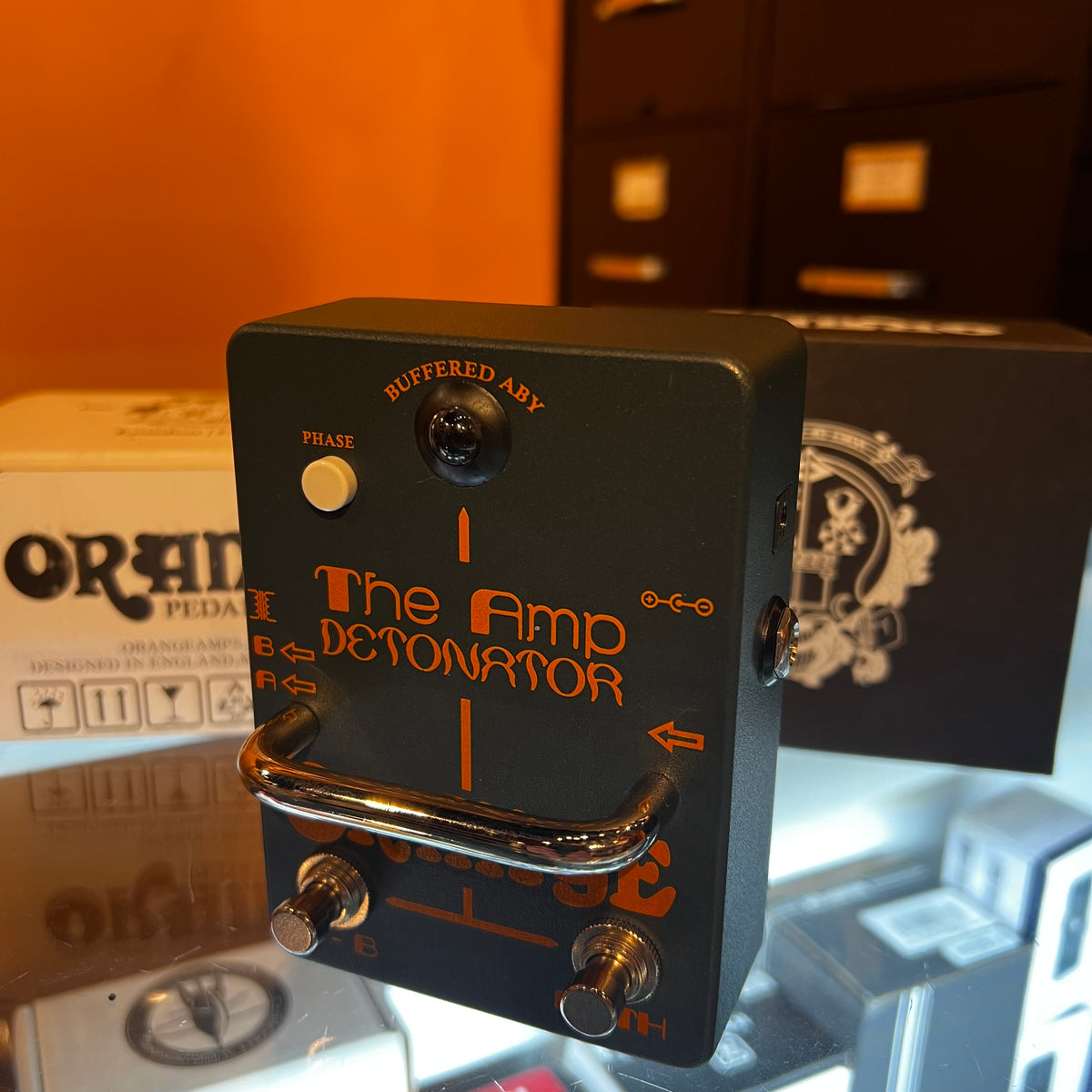 Used Orange The Amp Detonator ABY Pedal – Moore Brothers Music
